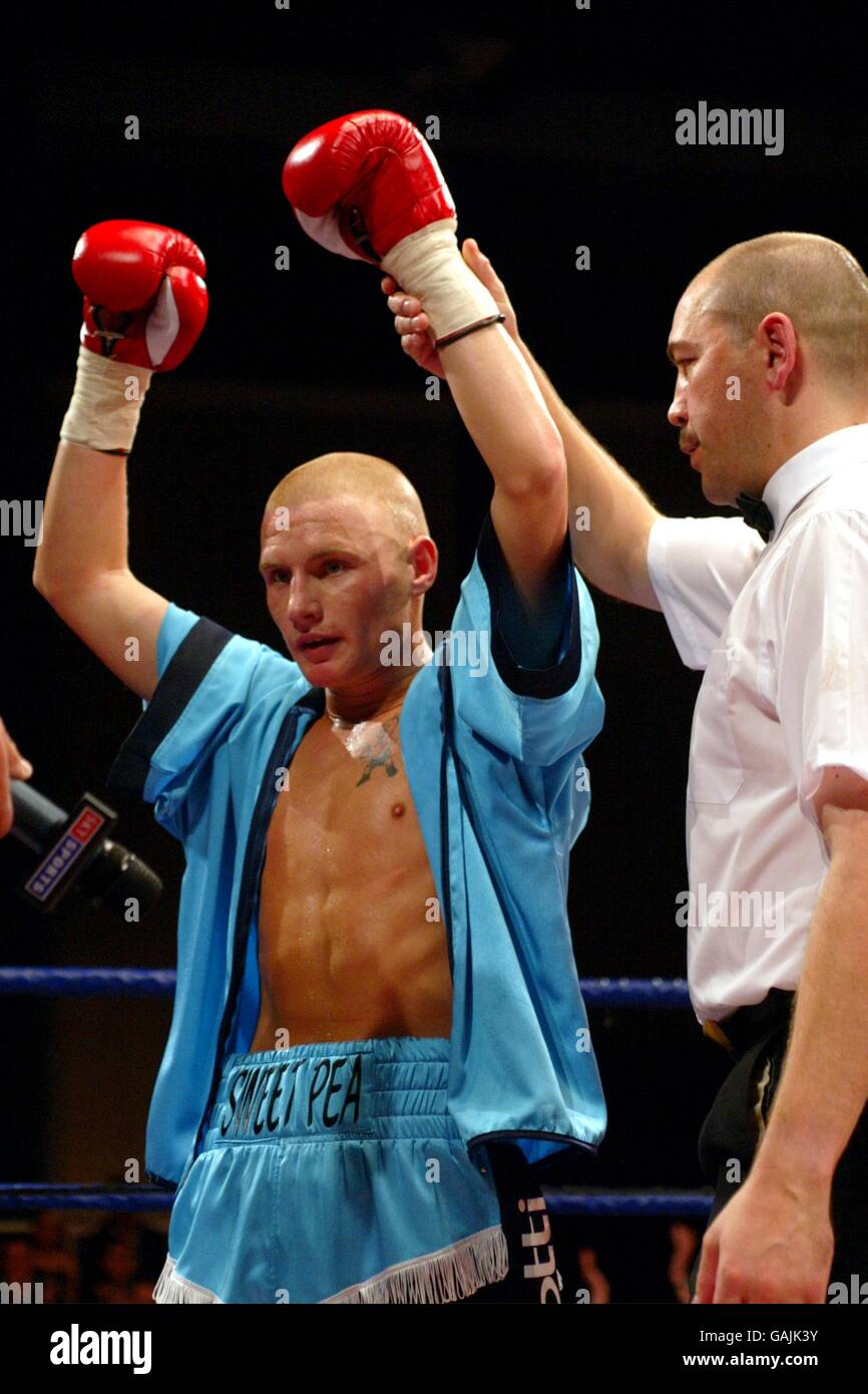 Boxing - Featherweight Contest - Kevin O'Hara v Mike Harrington Stock ...