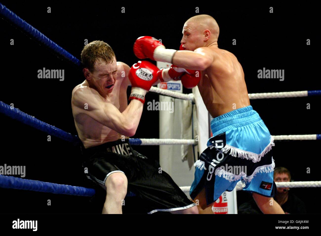 Boxing - Featherweight Contest - Kevin O'Hara v Mike Harrington Stock ...