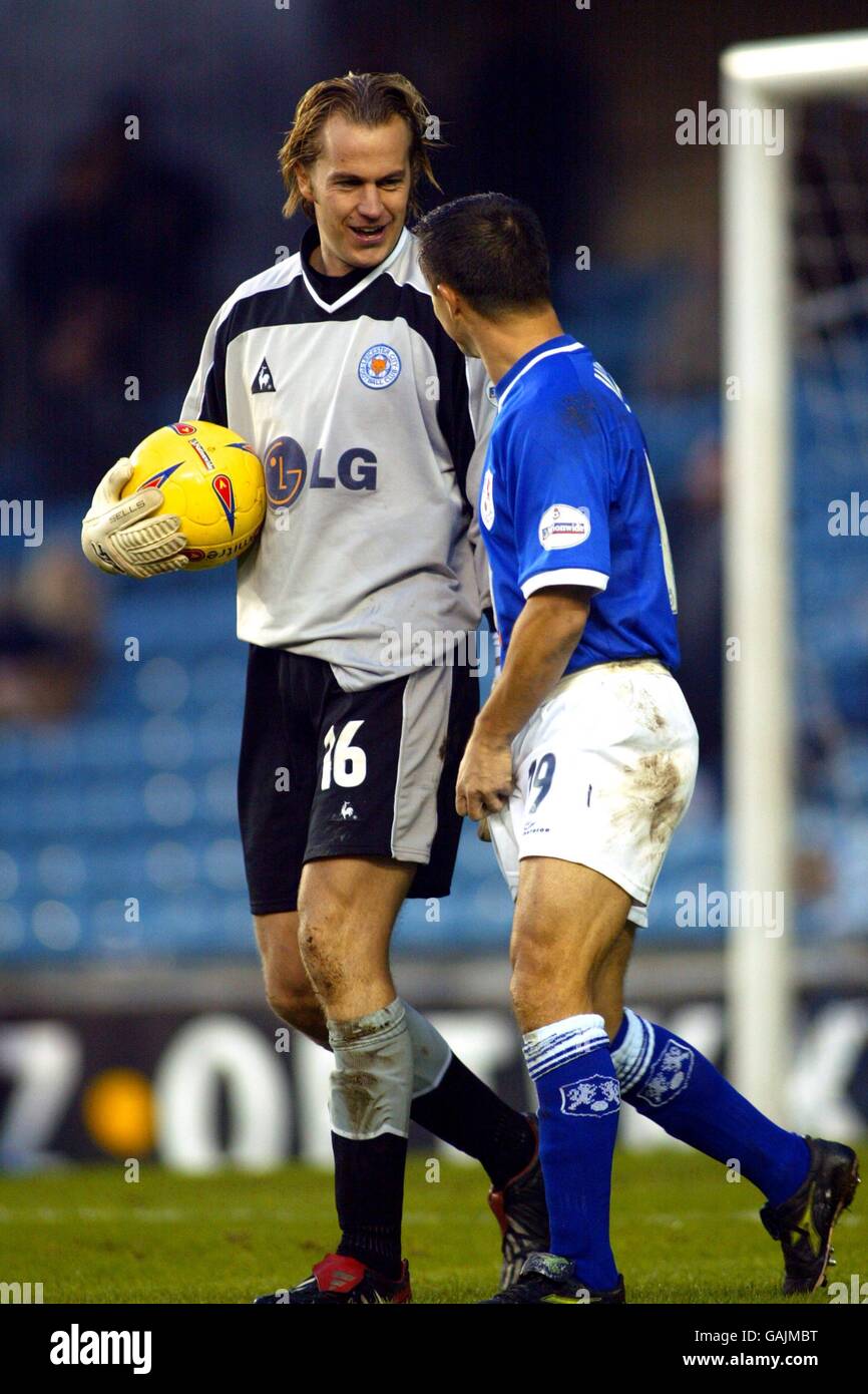 Goalkeeper ian walker hi-res stock photography and images - Alamy