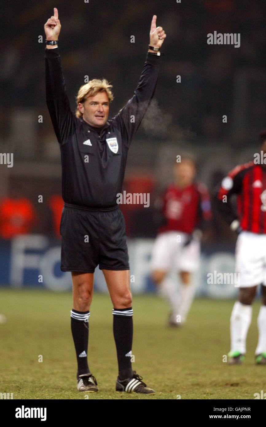 Borussia dortmund v ac milan anders frisk hi-res stock photography and ...