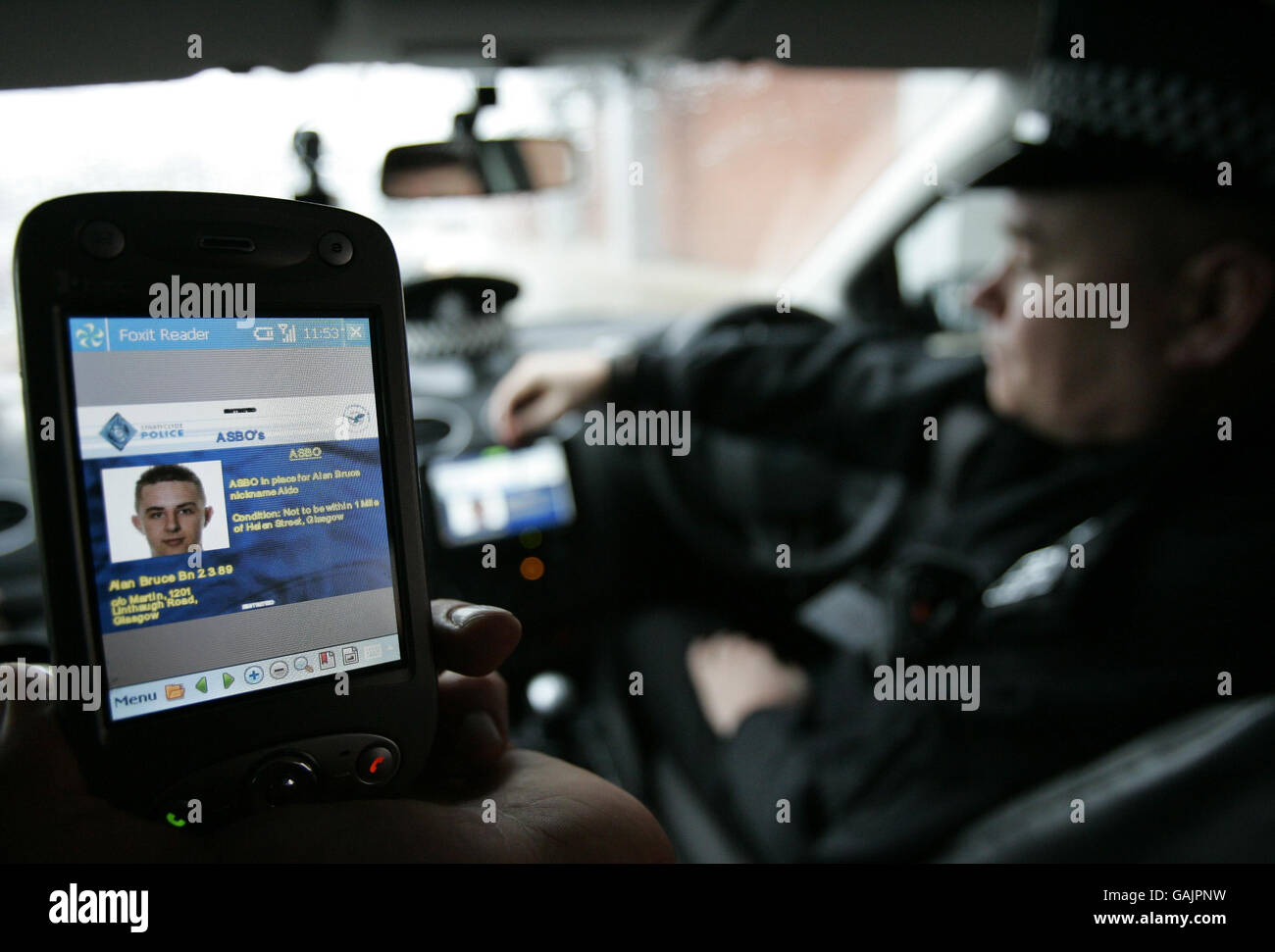Police officer using computer hi-res stock photography and images - Alamy