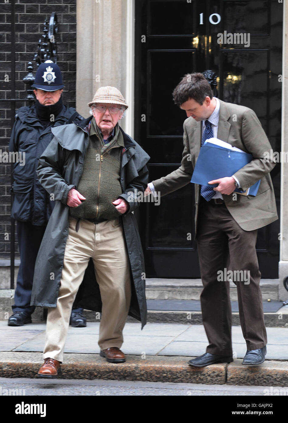 Wwii veteran in hat hi-res stock photography and images - Alamy