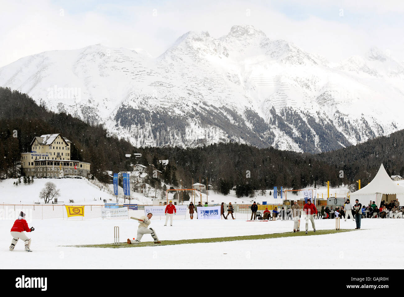 Round robin hi-res stock photography and images - Alamy