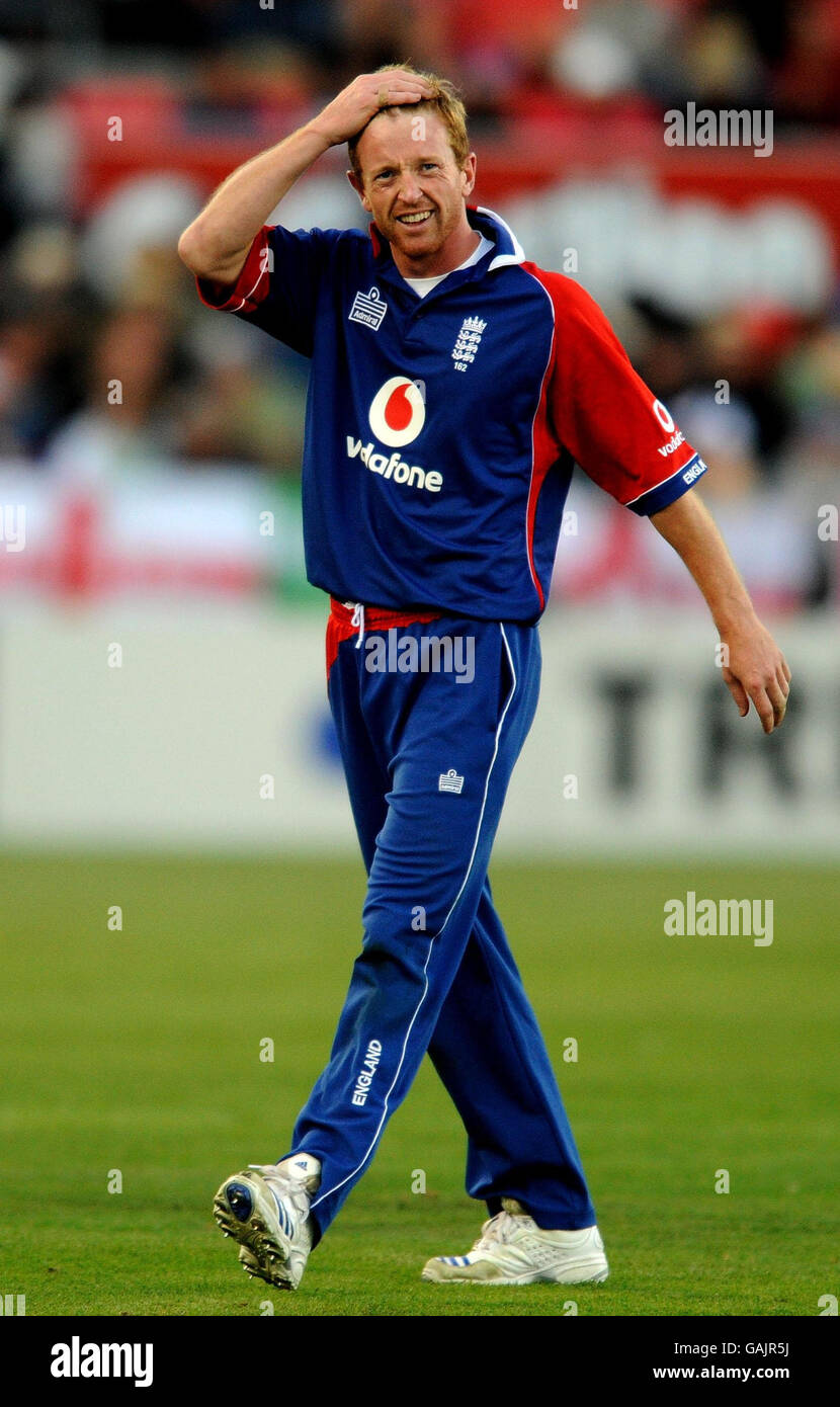 England captain Paul Collingwood in the field during the fifth One Day ...