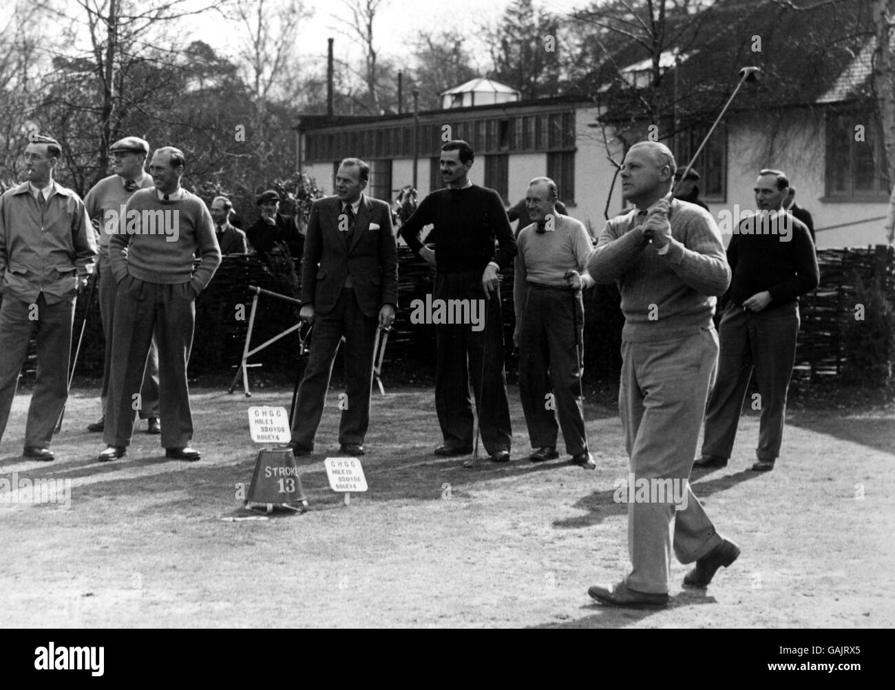 Percy alliss drives from the first tee hi-res stock photography and ...