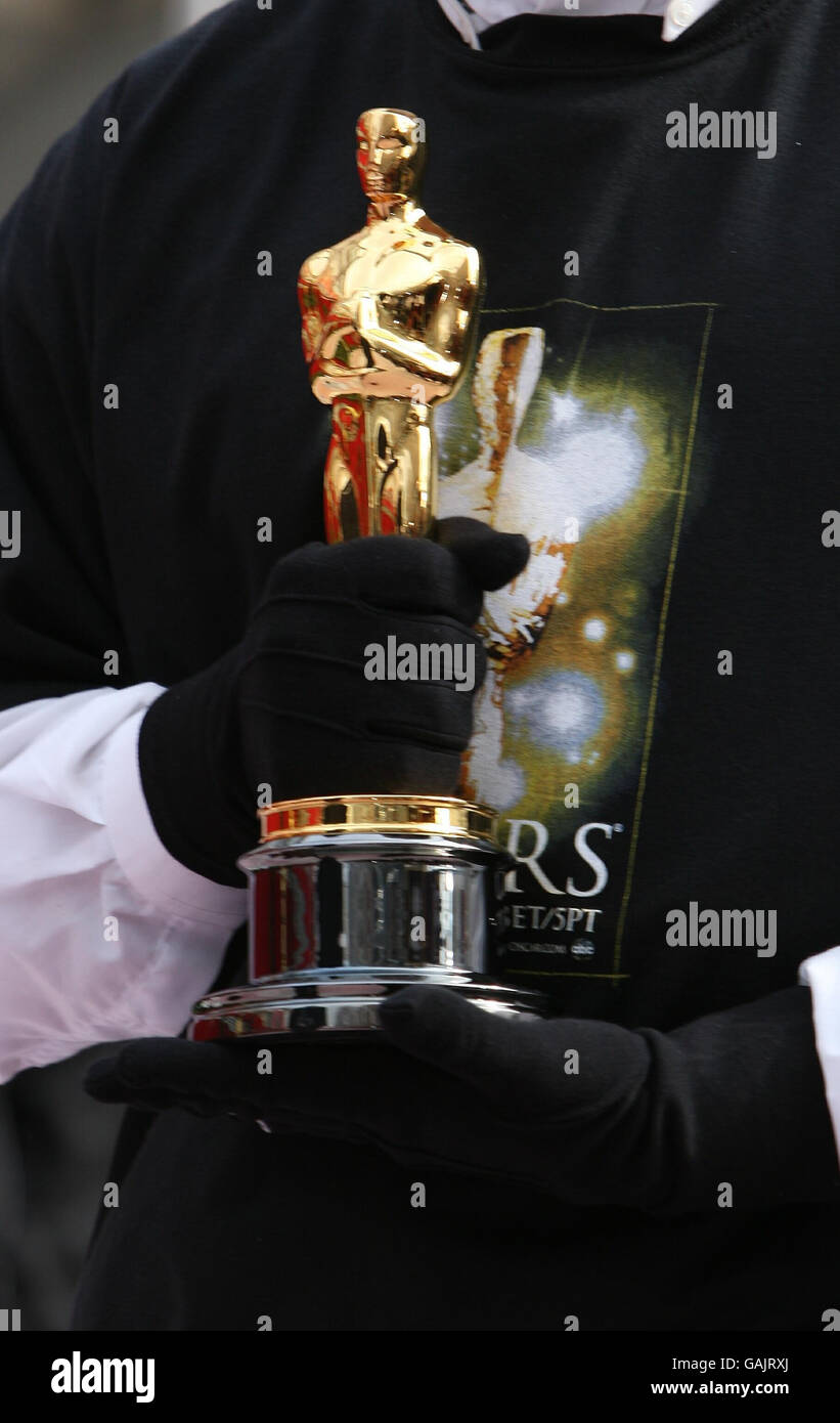 Oscar statues delivered 80th academy in los angeles tomorrow hi-res ...