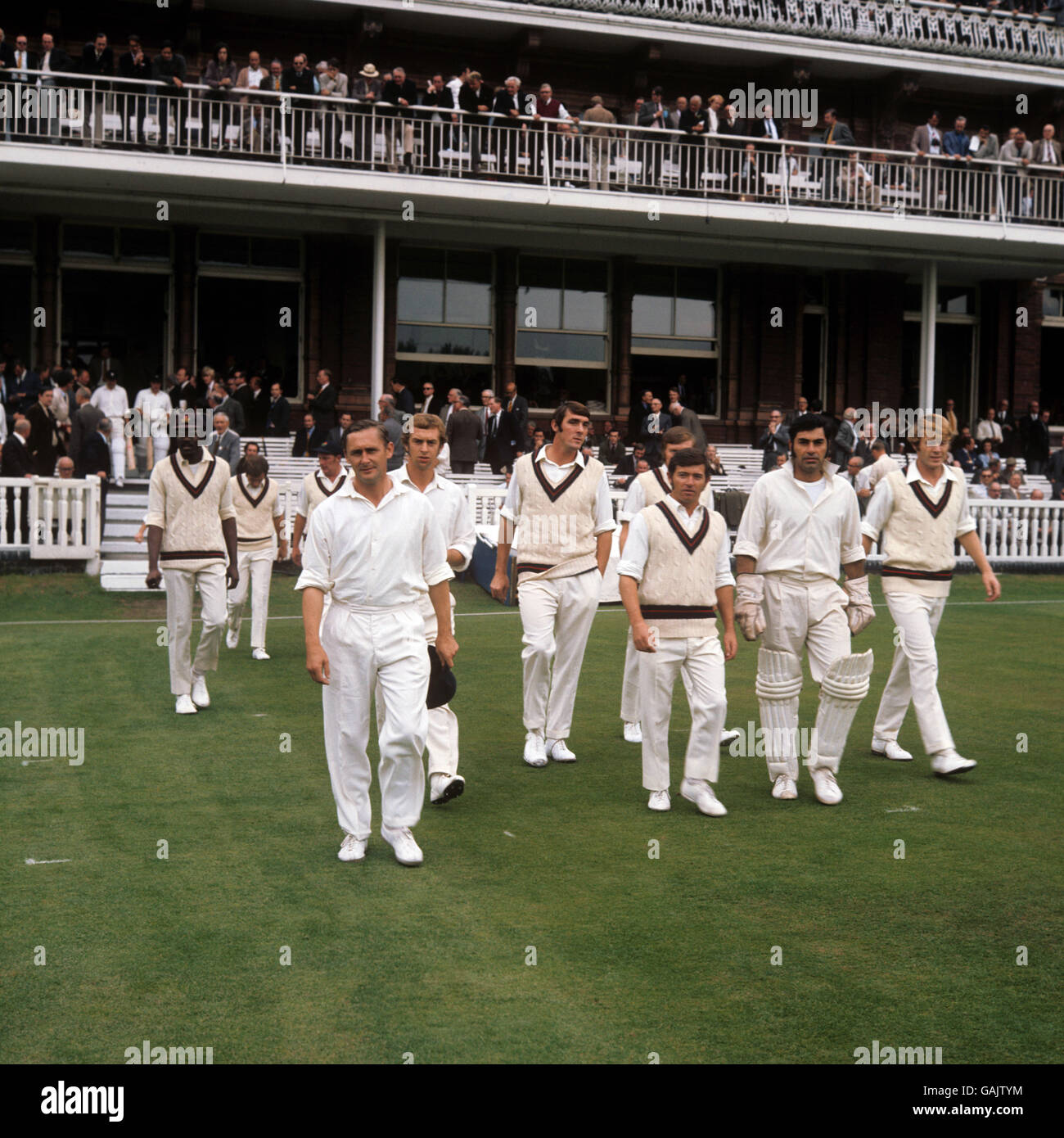 Jack bond gillette cup hi-res stock photography and images - Alamy