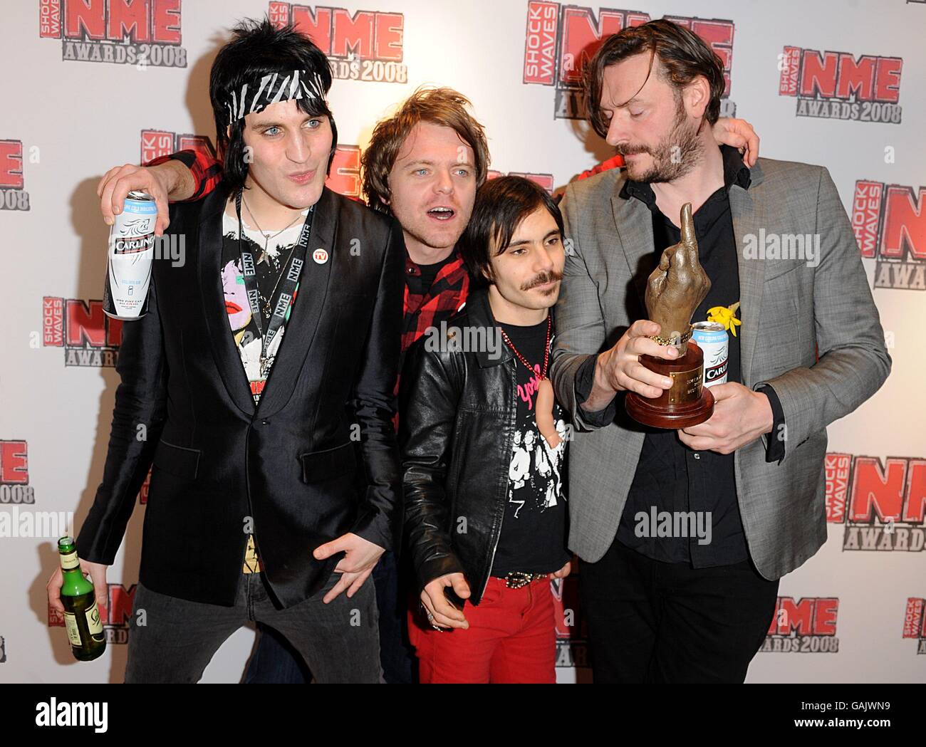 The Mighty Boosh with the award for Best TV Show at the Shockwaves NME ...