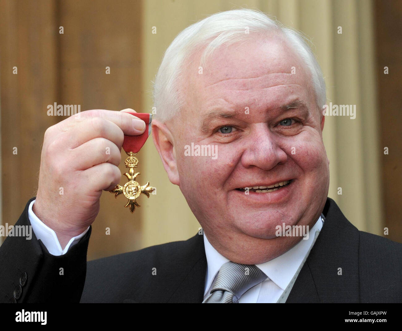 Ross reid from belfast at buckingham palace hi-res stock photography ...
