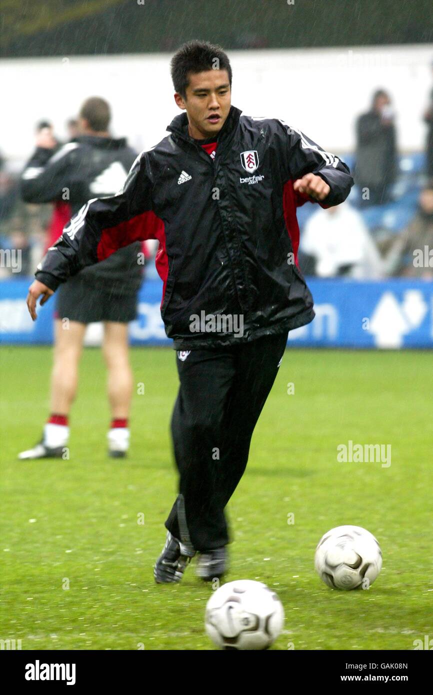 Junichi inamoto of fulham hi-res stock photography and images - Alamy