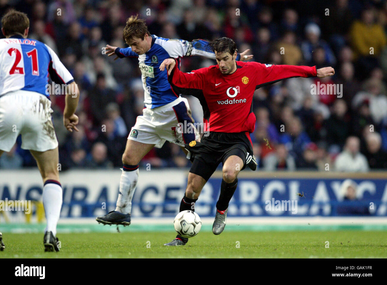 Blackburn Rovers' Garry Flitcroft and Manchester United's Ruud van ...