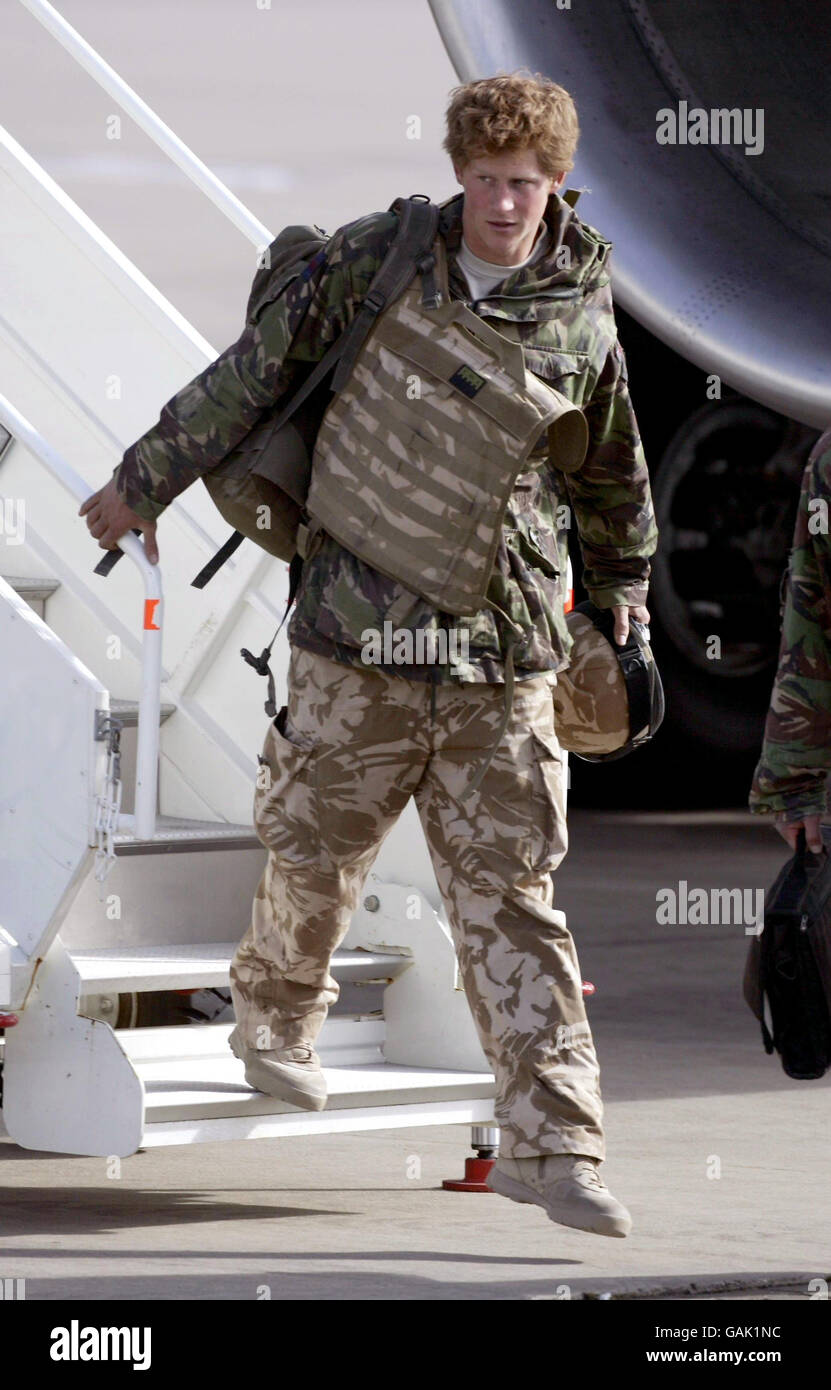 Prince Harry stepping of a plane at RAF Brize Norton in Oxfordshire on ...