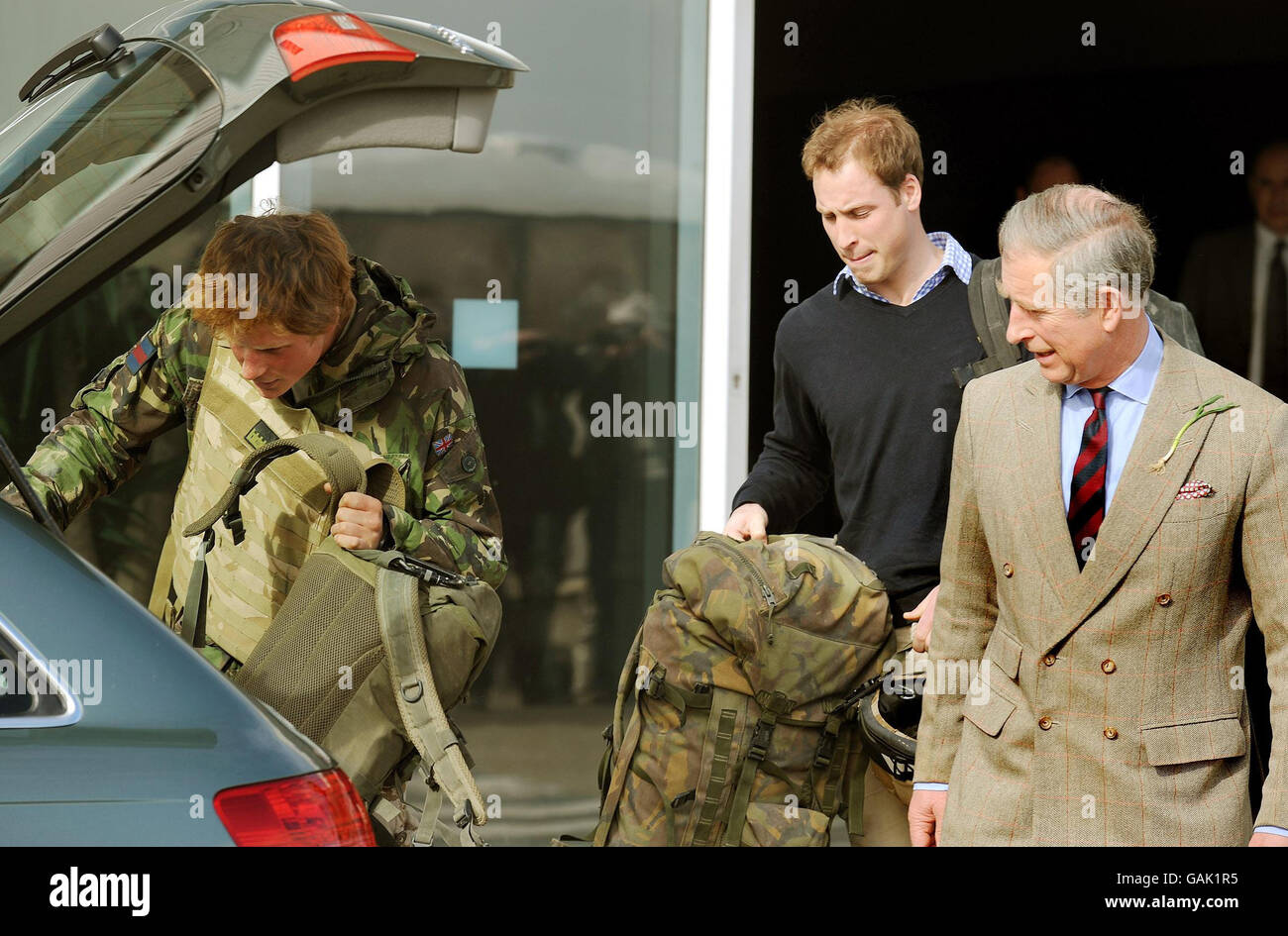 Prince william harry uniform hi-res stock photography and images - Alamy