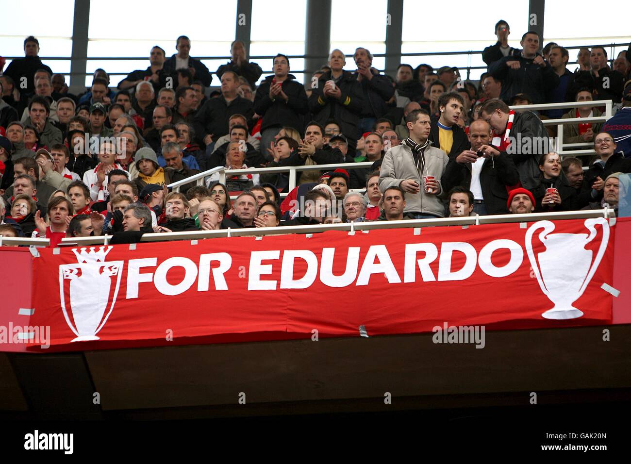 Arsenal fans banner emirates stadium hi-res stock photography and ...