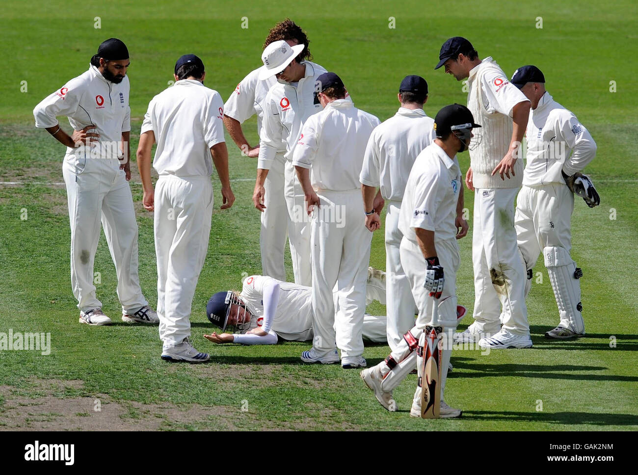 Injured cricket player hi-res stock photography and images - Alamy