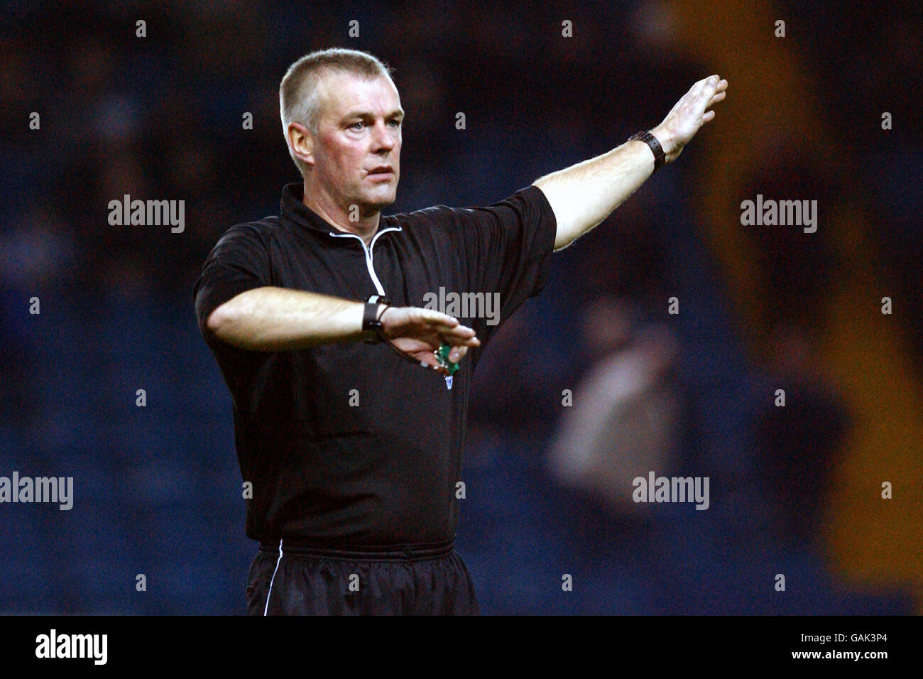 Nationwide league referee hi-res stock photography and images - Alamy