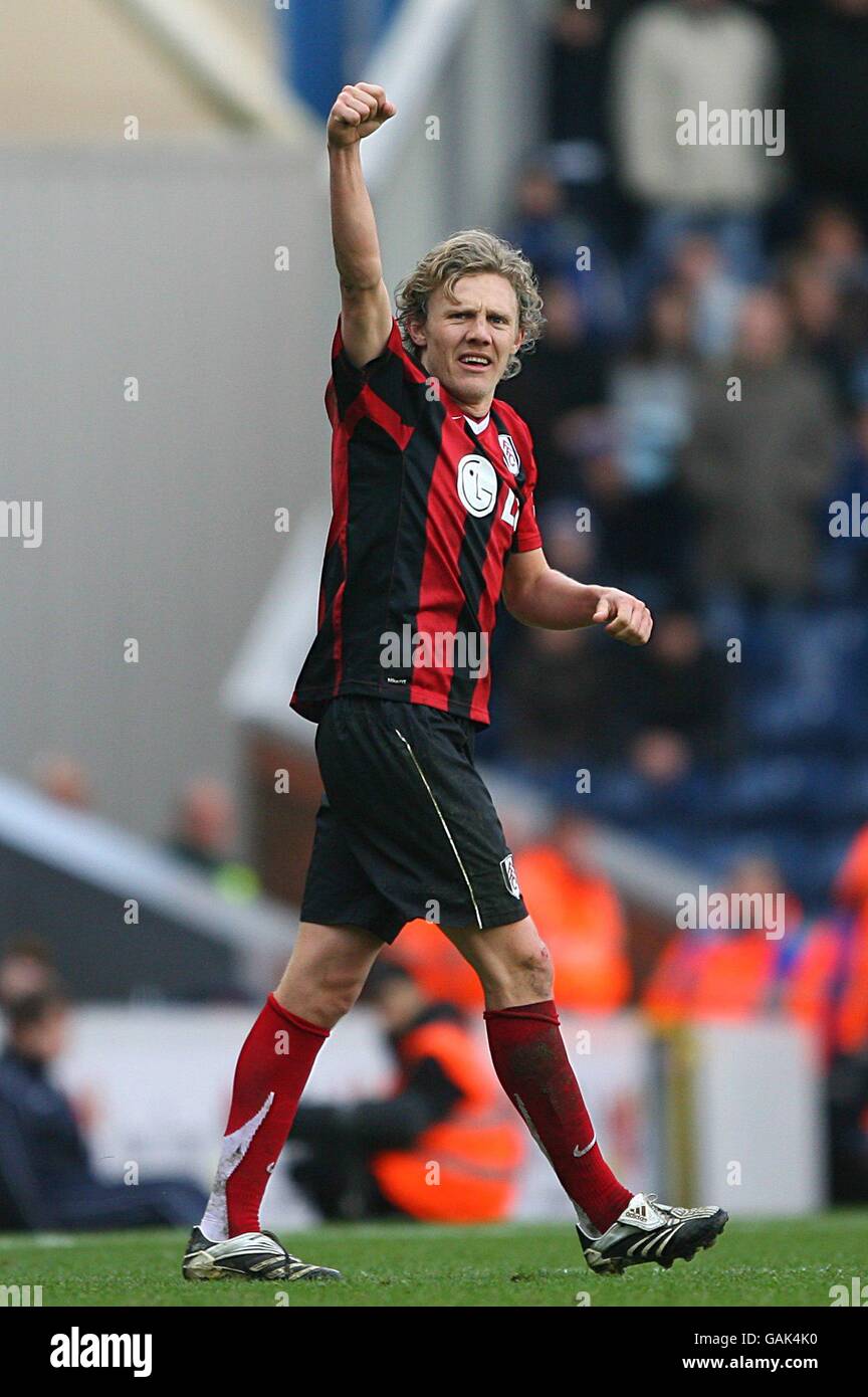 Fulham's Jimmy Bullard celebrates after scoring the equalizer Stock ...