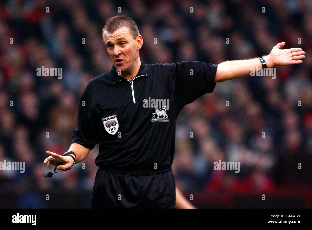 Graham poll premier league referee hi-res stock photography and images ...