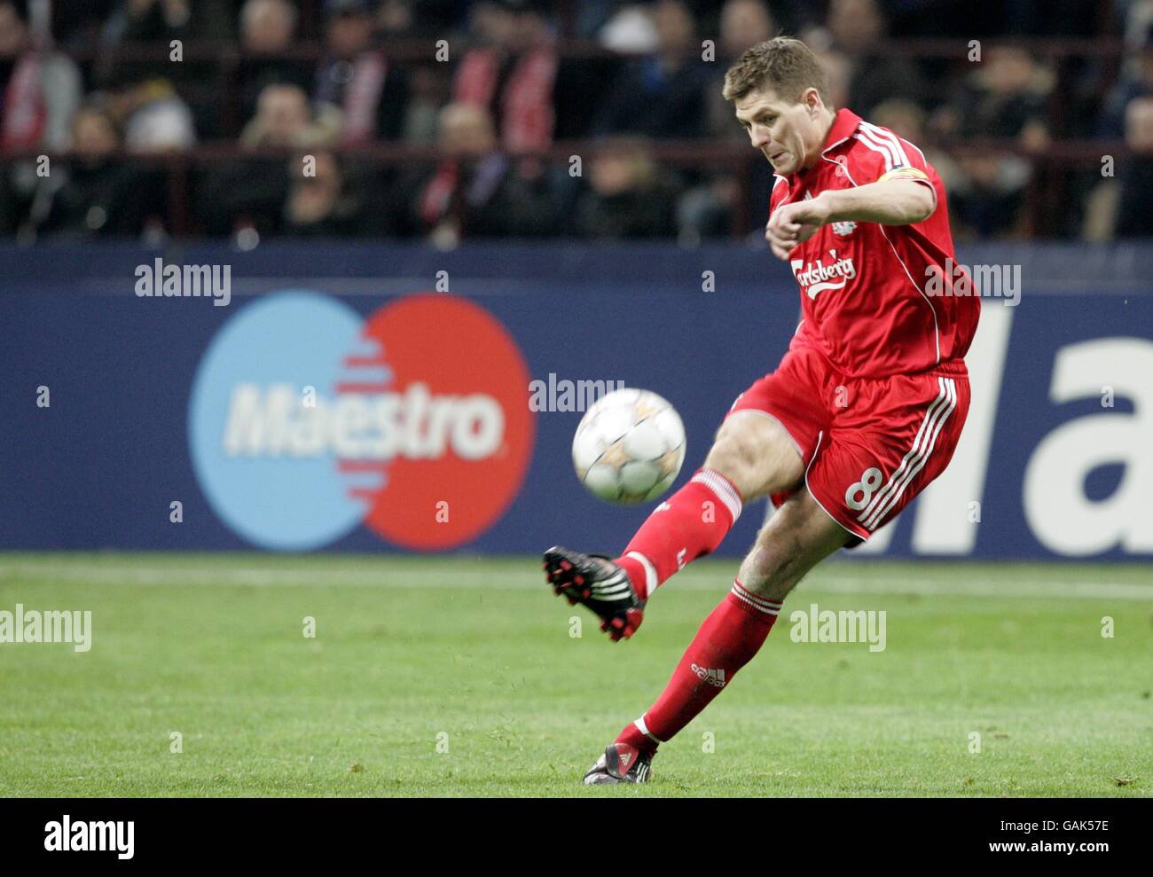 Liverpools steven gerrard fires a free kick at goal hi-res stock ...