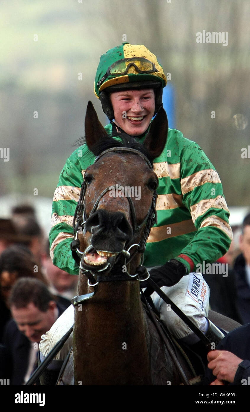 Jockey Nina Carberry on Garde Champetre after they won the BGC Handicap ...