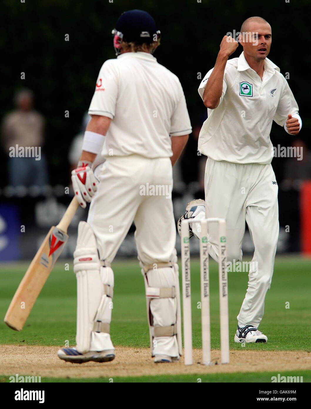 New Zealand's Chris Martin celebrates the wicket of England's Ian Bell ...