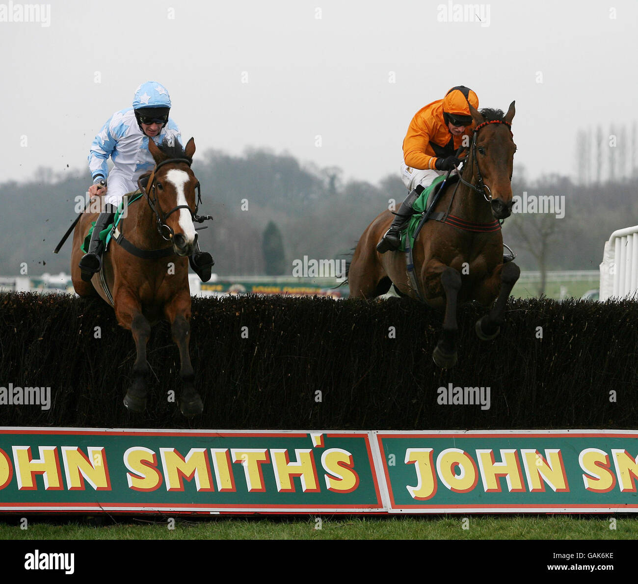 Stagecoach racing hi-res stock photography and images - Alamy