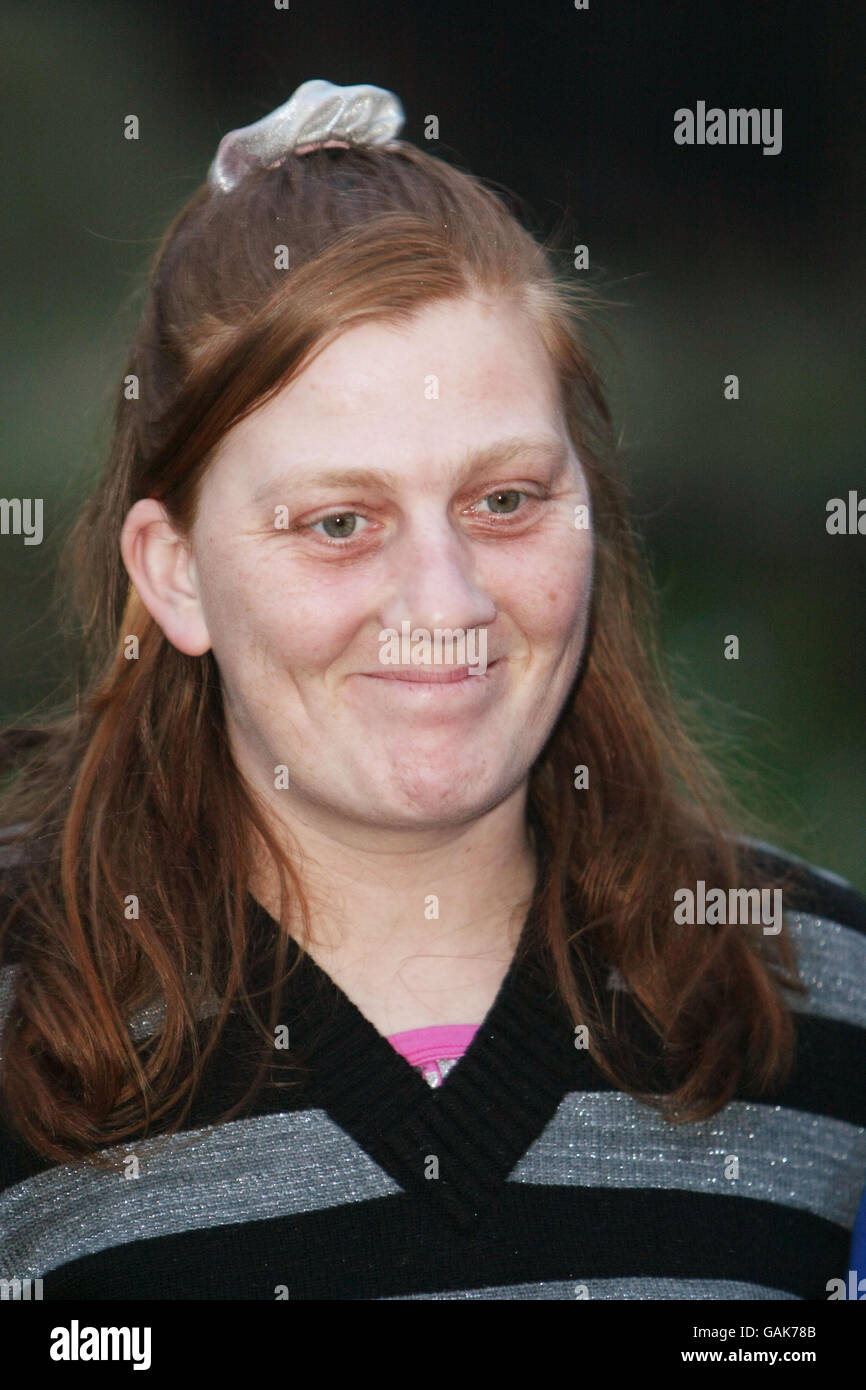 Karen Matthews, 32, the mother of nine-year-old Shannon Matthews ...
