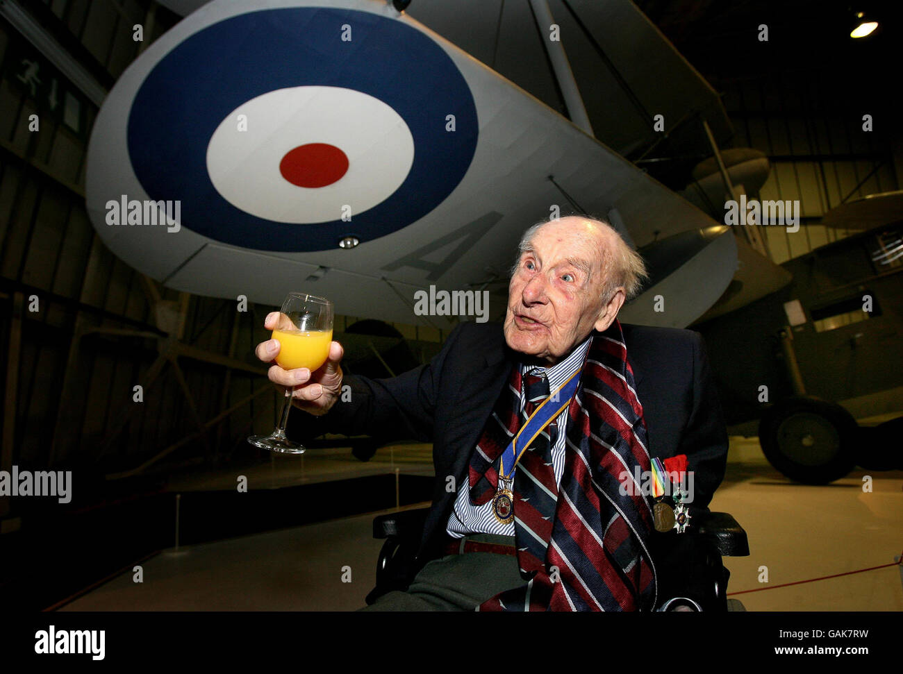 RAF founding member Henry Allingham, 111, the oldest surviving WWI ...