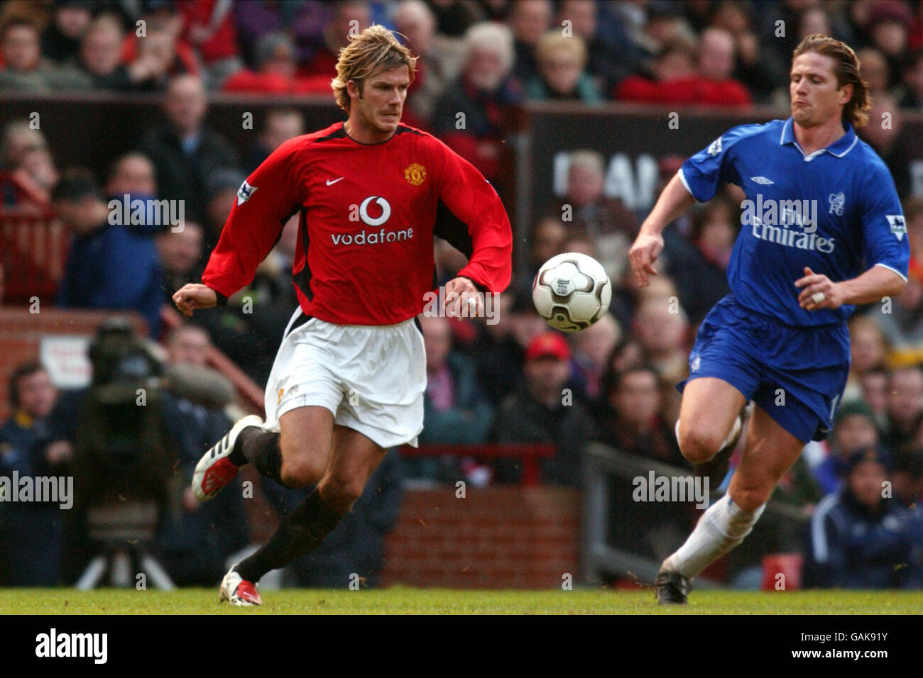 Manchester United's David Beckham (l) and Chelsea's Emmanuel Petit (r ...