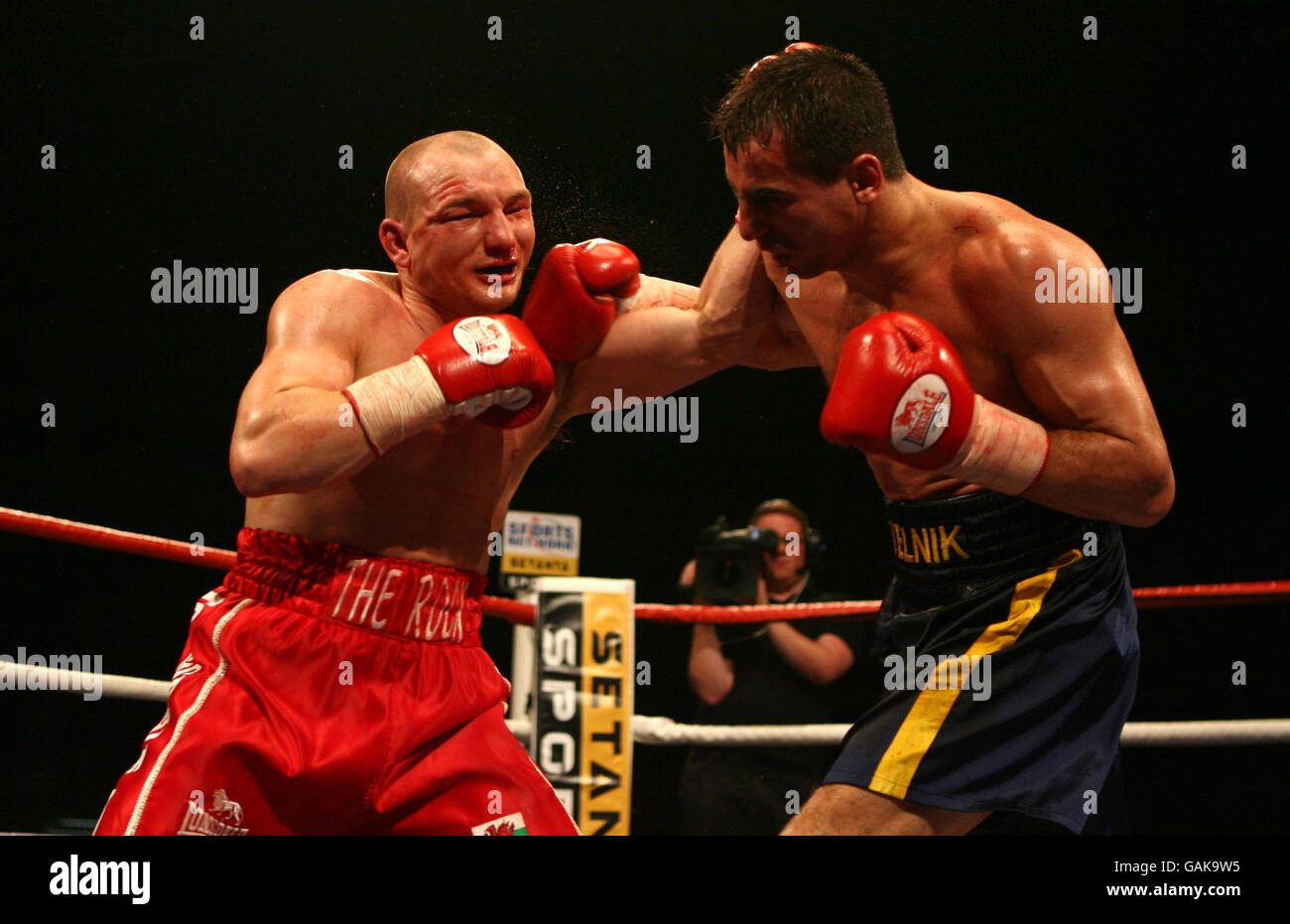 Gavin Rees in action against Andreas Kotelnik during the WBA Light ...