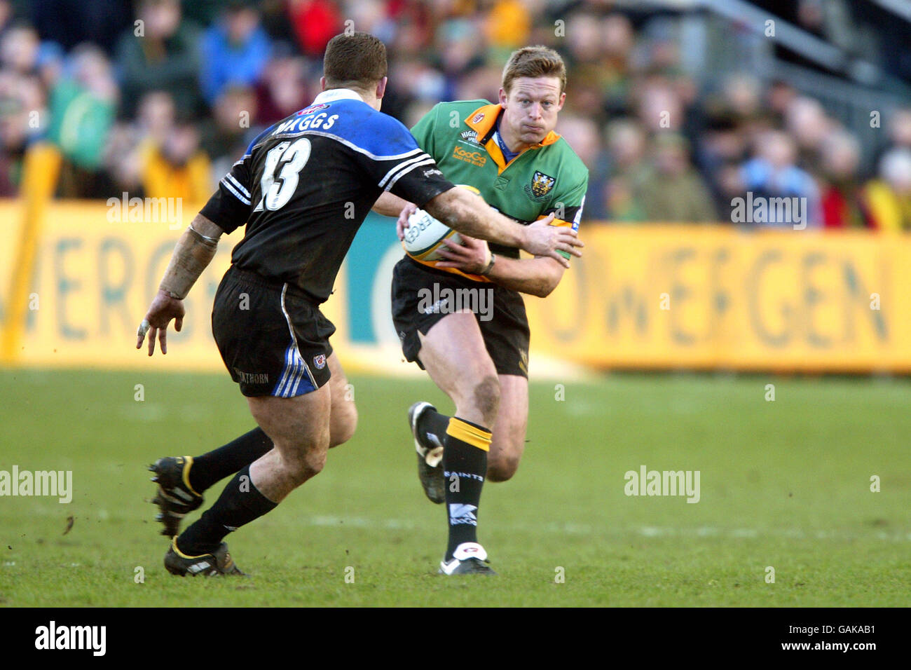 Bath's Kevin Maggs tackles Northampton Saints' Nick Beal Stock Photo ...