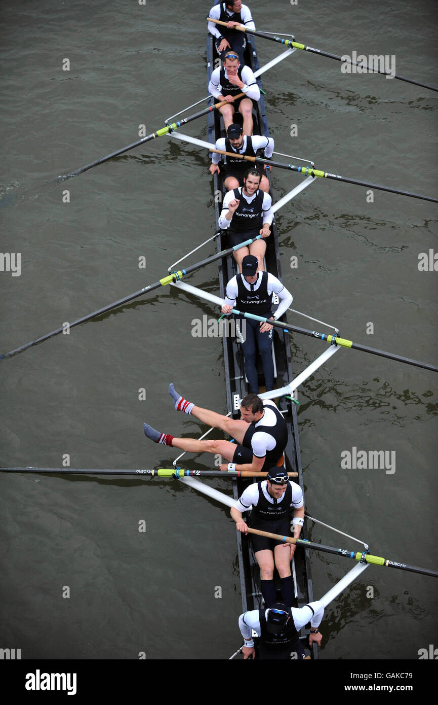 The Oxford University boat team celebrate winning the 2008 Boat Race ...