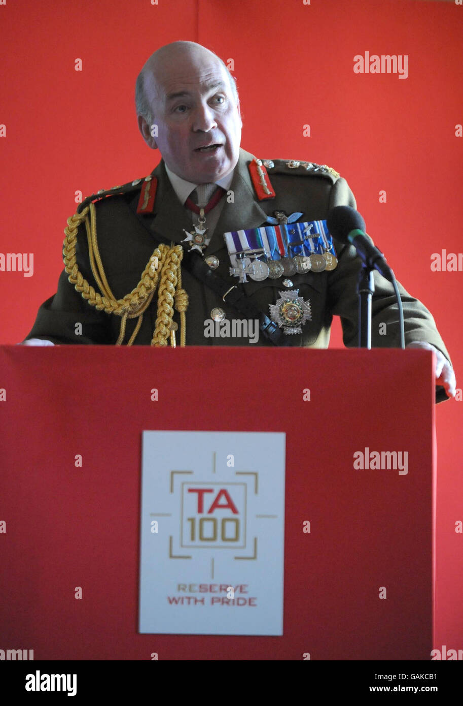 Chief of the general staff sir richard dannatt hi-res stock photography ...