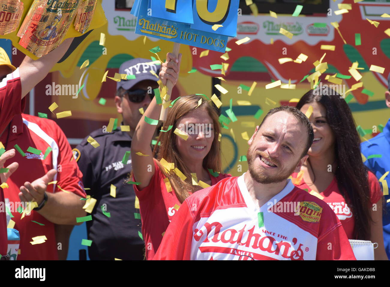 New York City, United States. 04th July, 2016. Confetti showers on ...