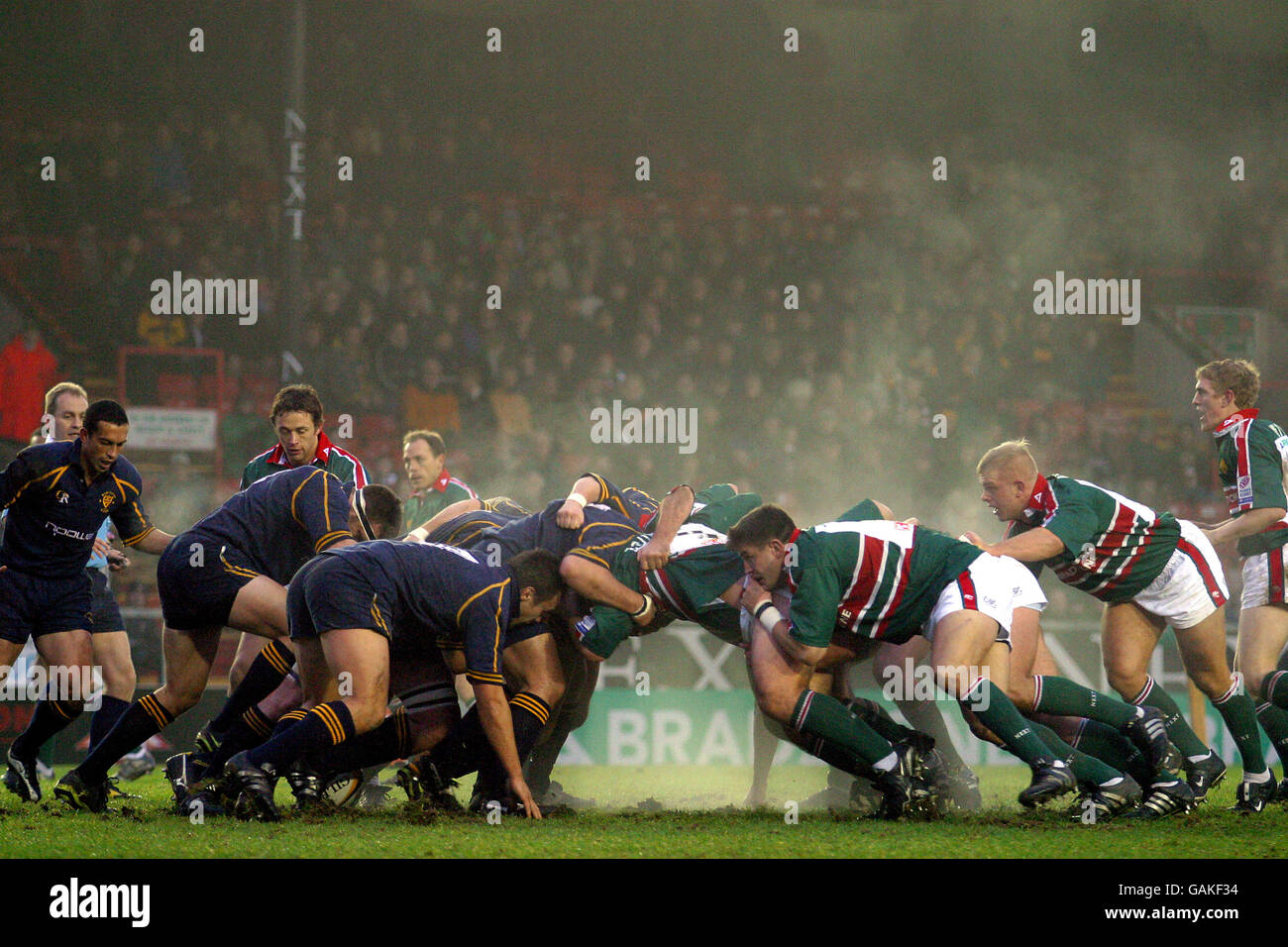 Rugby scrum steam hi-res stock photography and images - Alamy