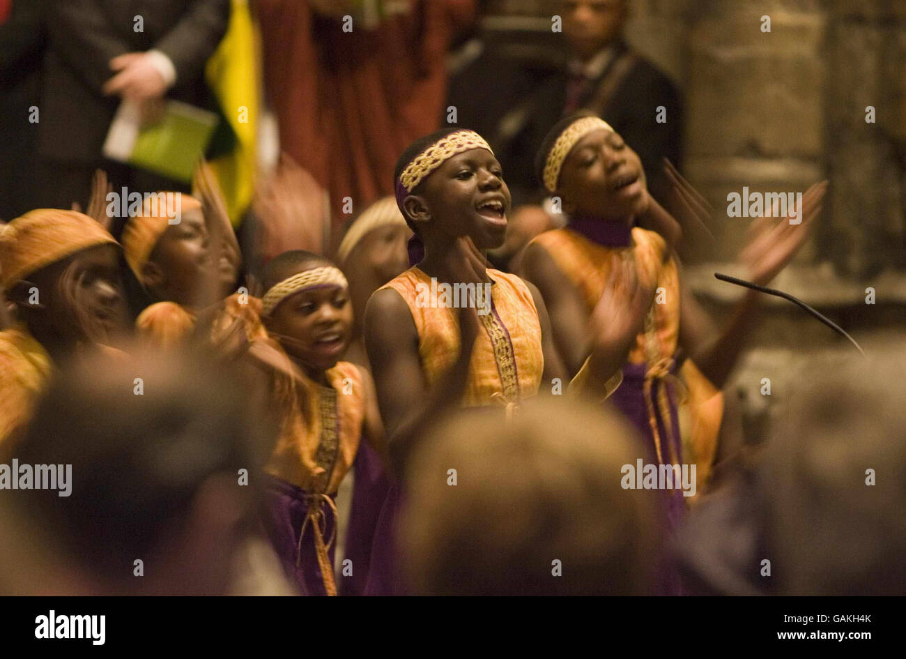Children's choir clapping hi-res stock photography and images - Alamy