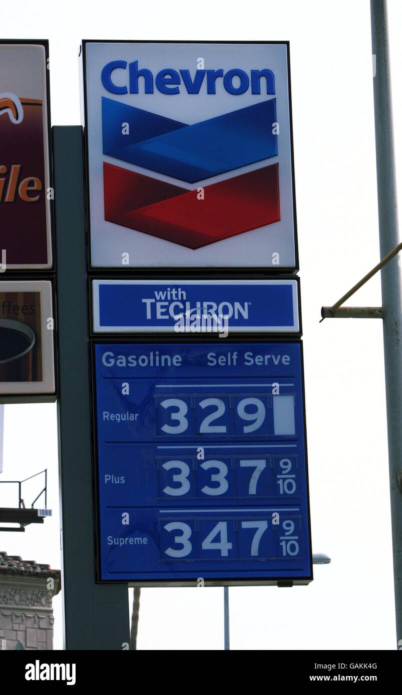 General View of a Chevron petrol station, Los Angeles Stock Photo - Alamy