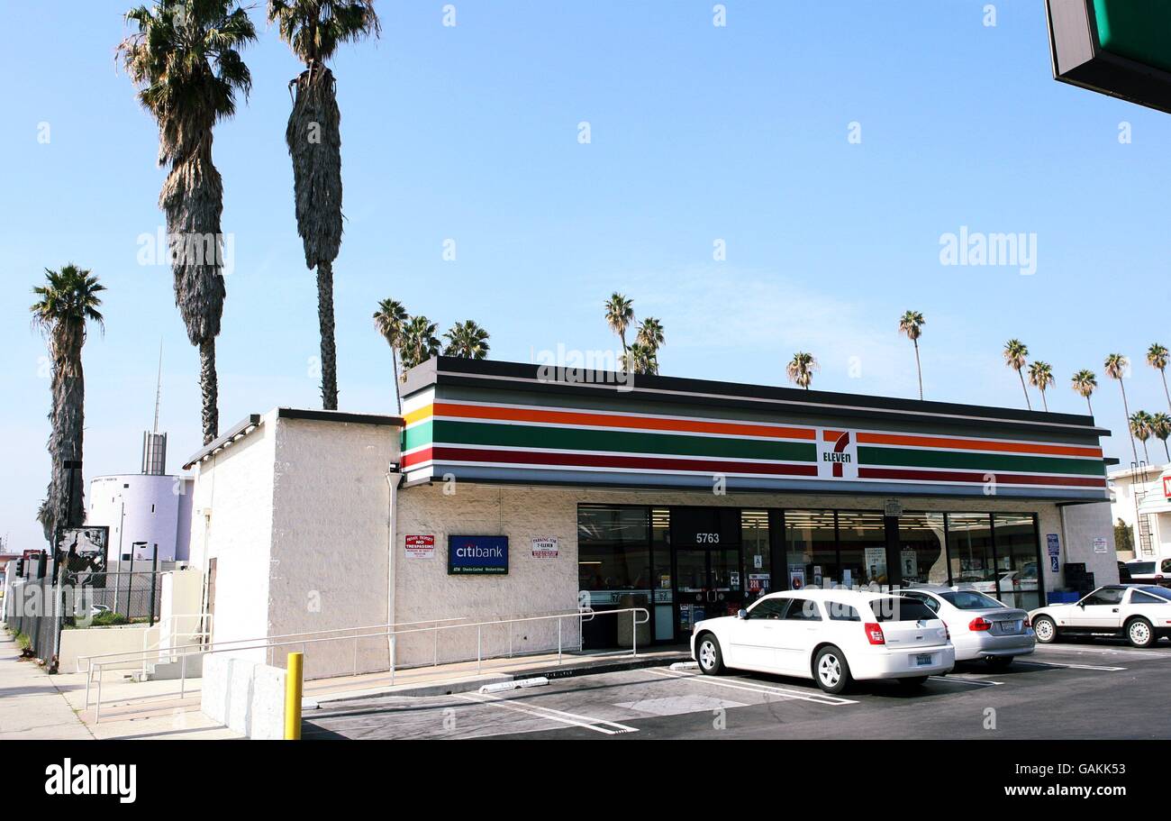 Los Angeles Feature. General View of a 7 Eleven, Los Angeles Stock ...