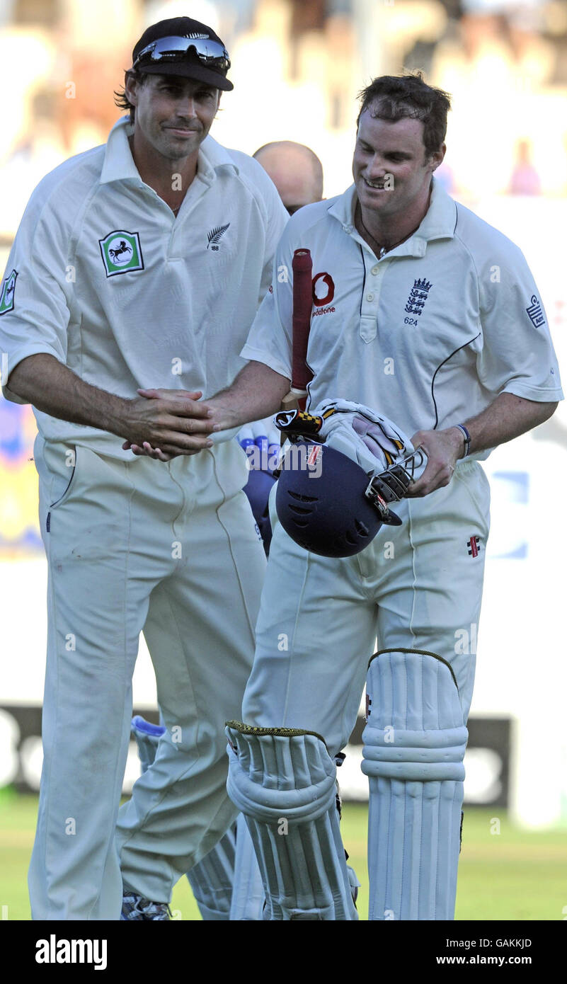 Cricket half length mid top smiling smiles shaking hands hi-res stock ...