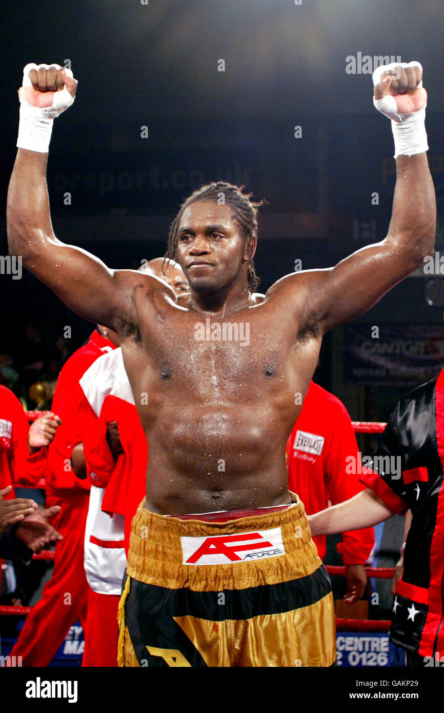 Boxing - Heavyweight Bout - Audley Harrison v Rob Calloway Stock Photo - Alamy