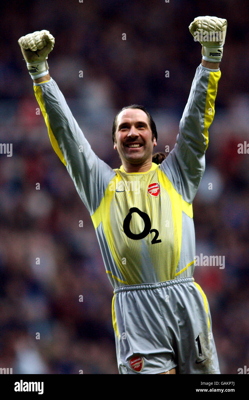 David seaman arsenal premier league hi-res stock photography and images ...