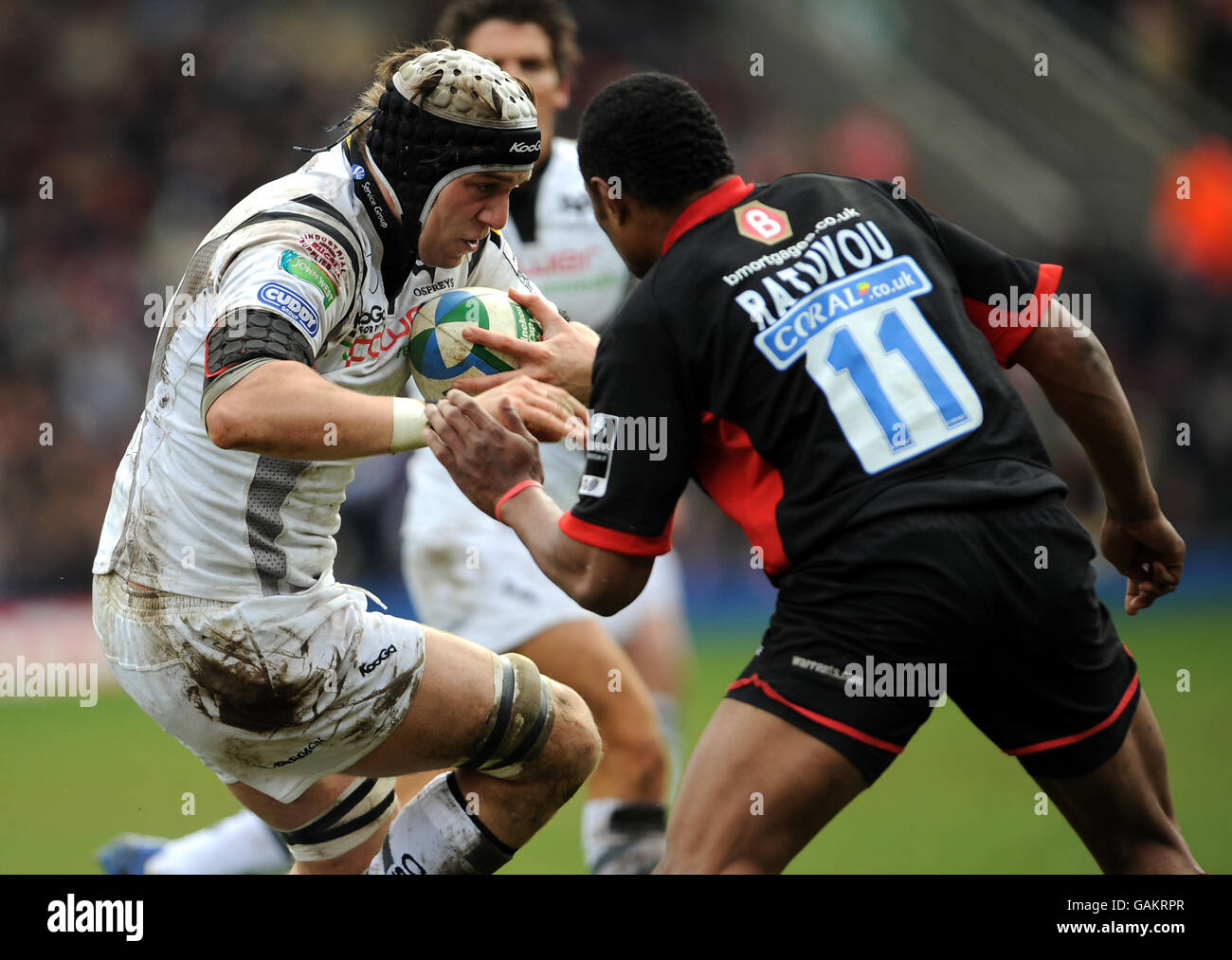 Saracens kameli ratuou and ospreys ryan jones hi-res stock photography ...