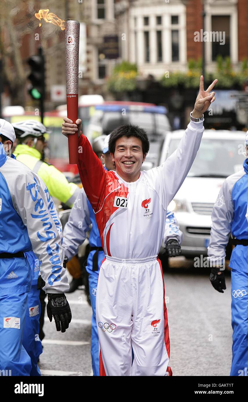 The torch leaves the British Museum heading towards Bloomsbury Street ...