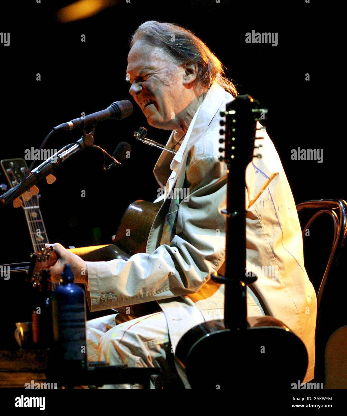 Showbiz neil young hi-res stock photography and images - Alamy