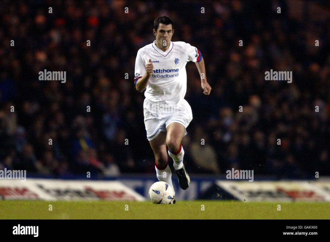 Football action steven thompson hi-res stock photography and images - Alamy