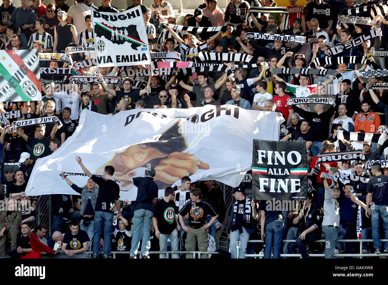 Stadio olimpico grande torino fans hi-res stock photography and images ...