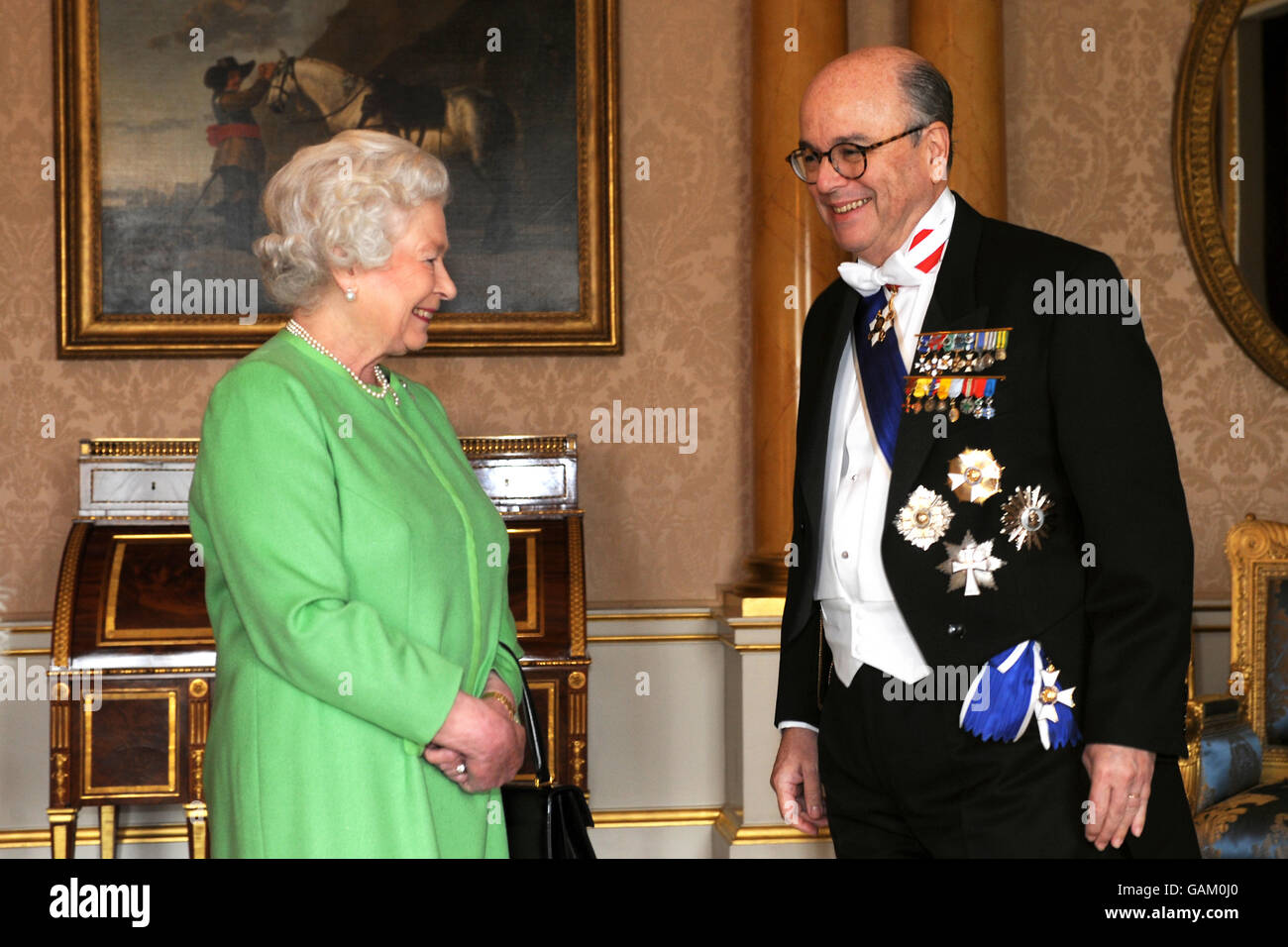 Queen elizabeth ii receives the ambassador of brazil hi-res stock ...