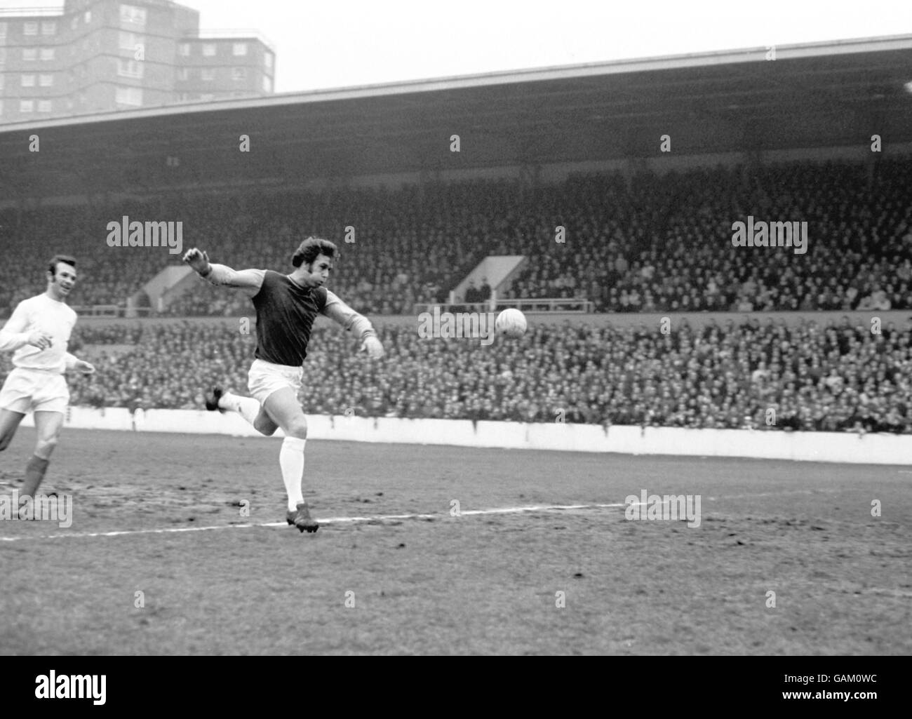 Paul Reaney Leeds United High Resolution Stock Photography and Images ...