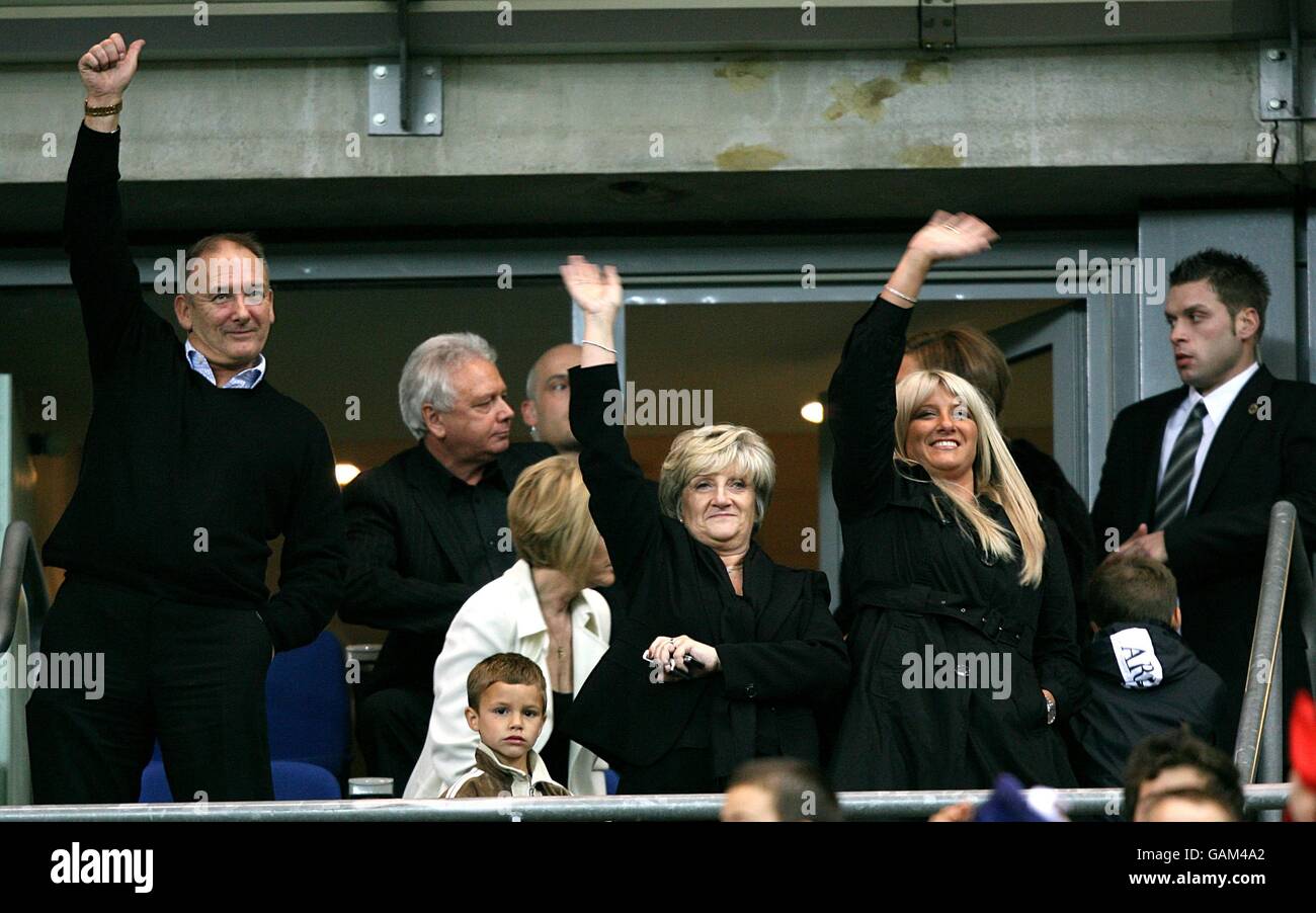 Ted beckham and sandra beckham hi-res stock photography and images - Alamy