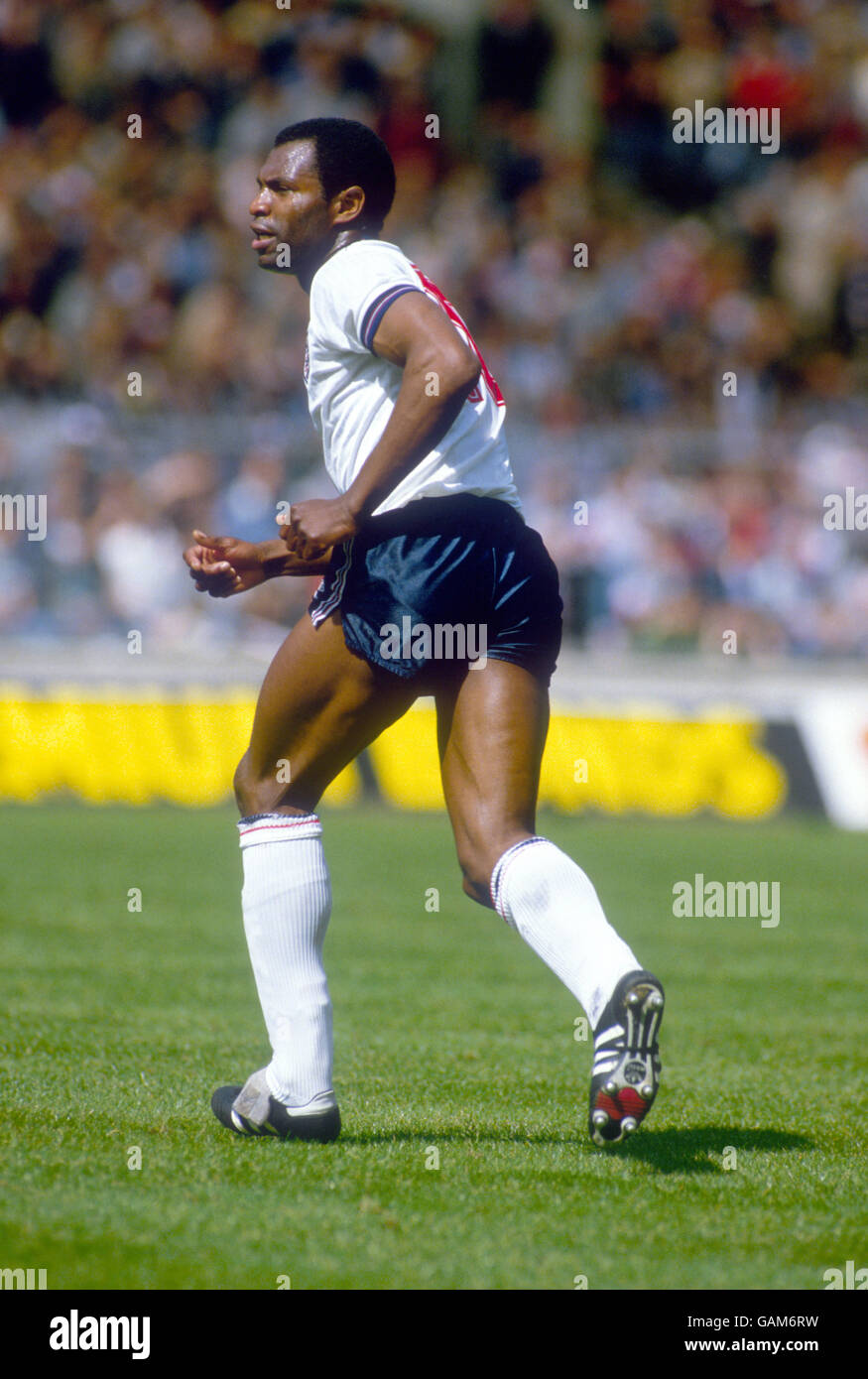 Soccer - Friendly - England v USSR Stock Photo - Alamy